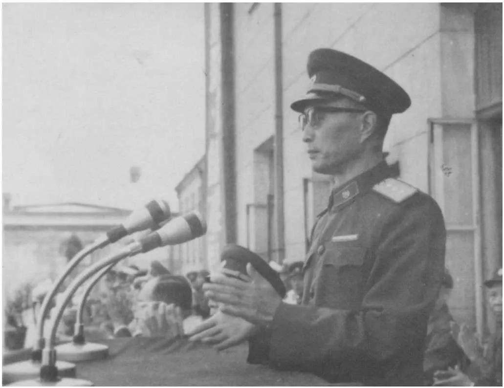 The secretary reported to Zhang Aiping that Vice Premier Ji Pengfei ...