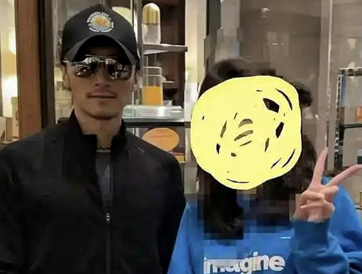 Nicholas Tse and his son go skiing in Australia, and the relationship ...