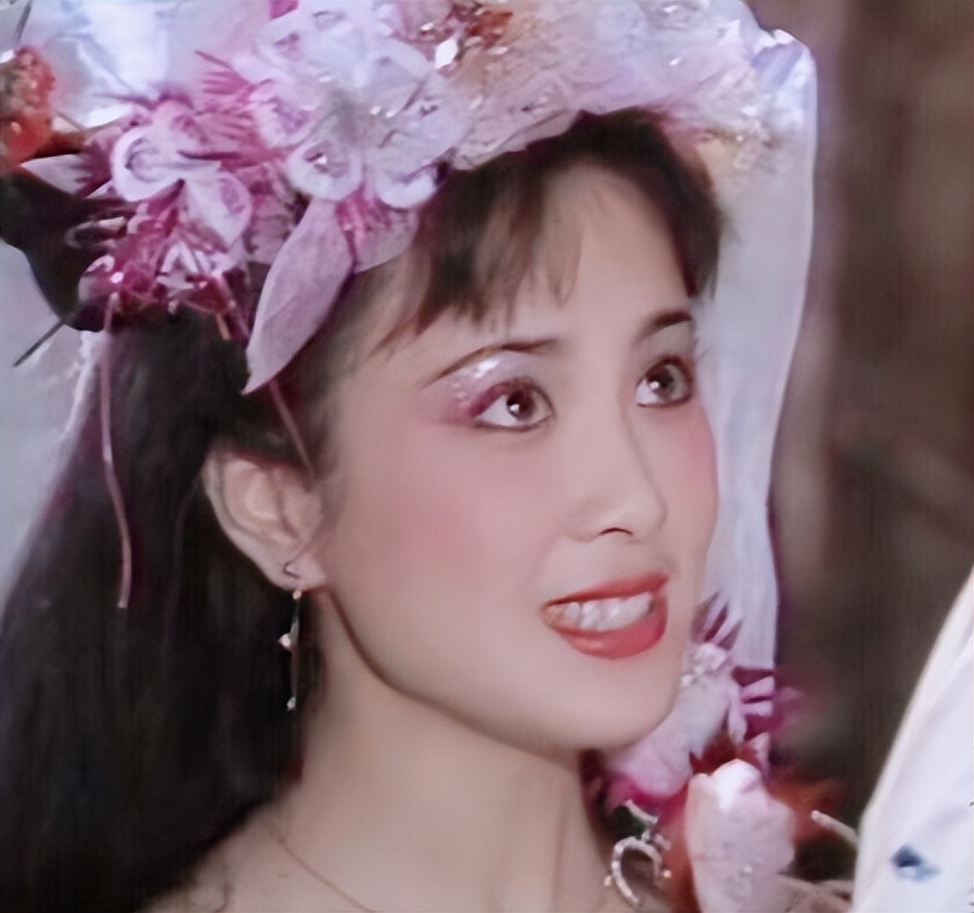 Fu Yiwei became famous overnight: from "the most beautiful Daji" to ...