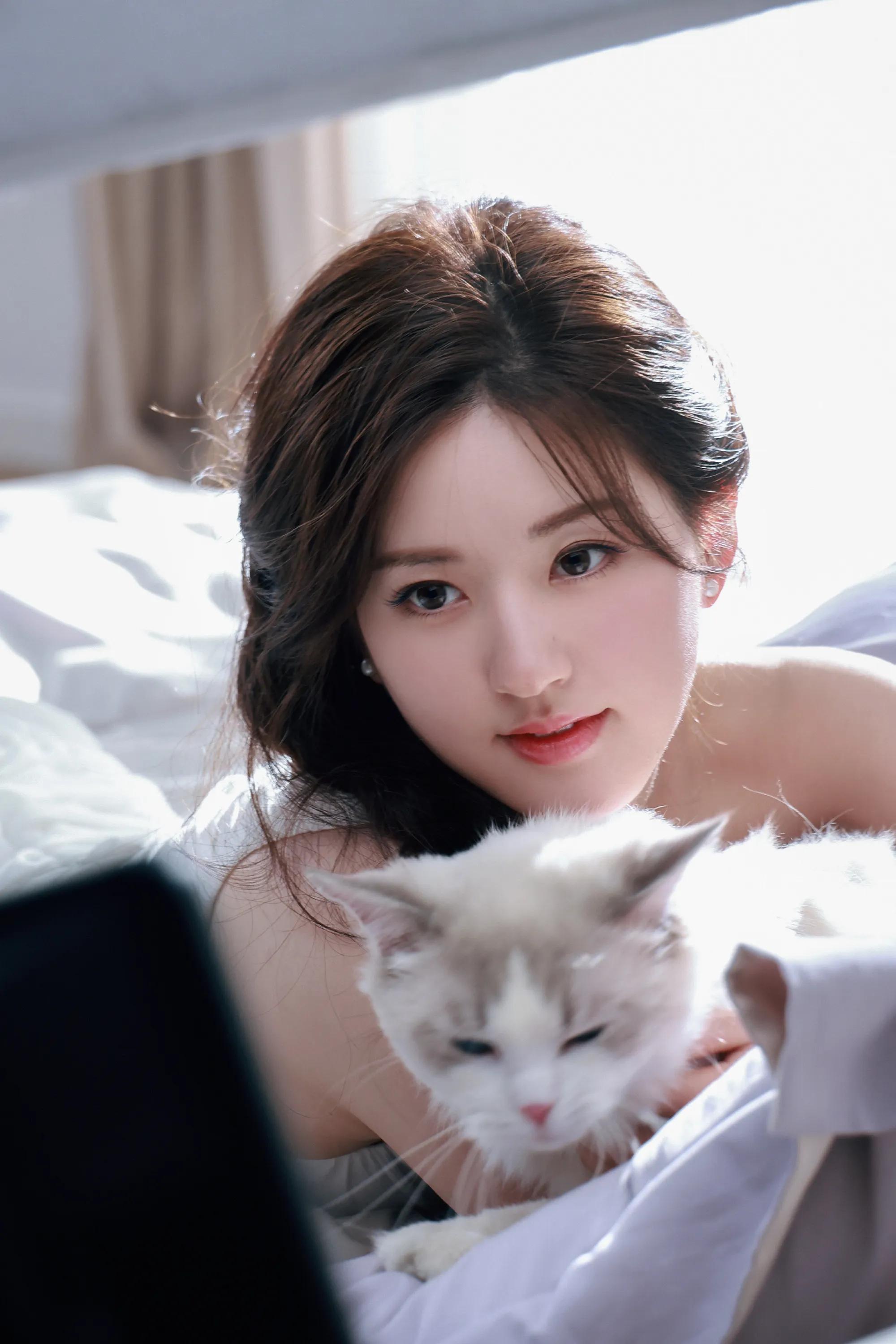 Zhao Lusi's beautiful picture - iNEWS