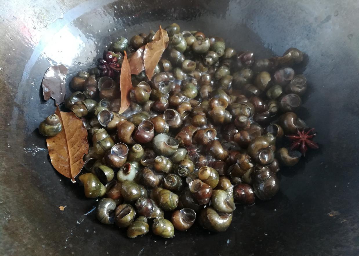 It is better to add cooking wine to fried snails. It is delicious and ...