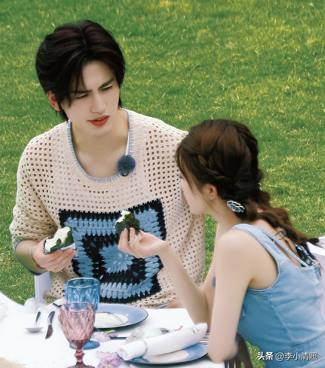 Bailu Zhang Linghe recorded sweet interactions in the group roundup, and the suspected love ...