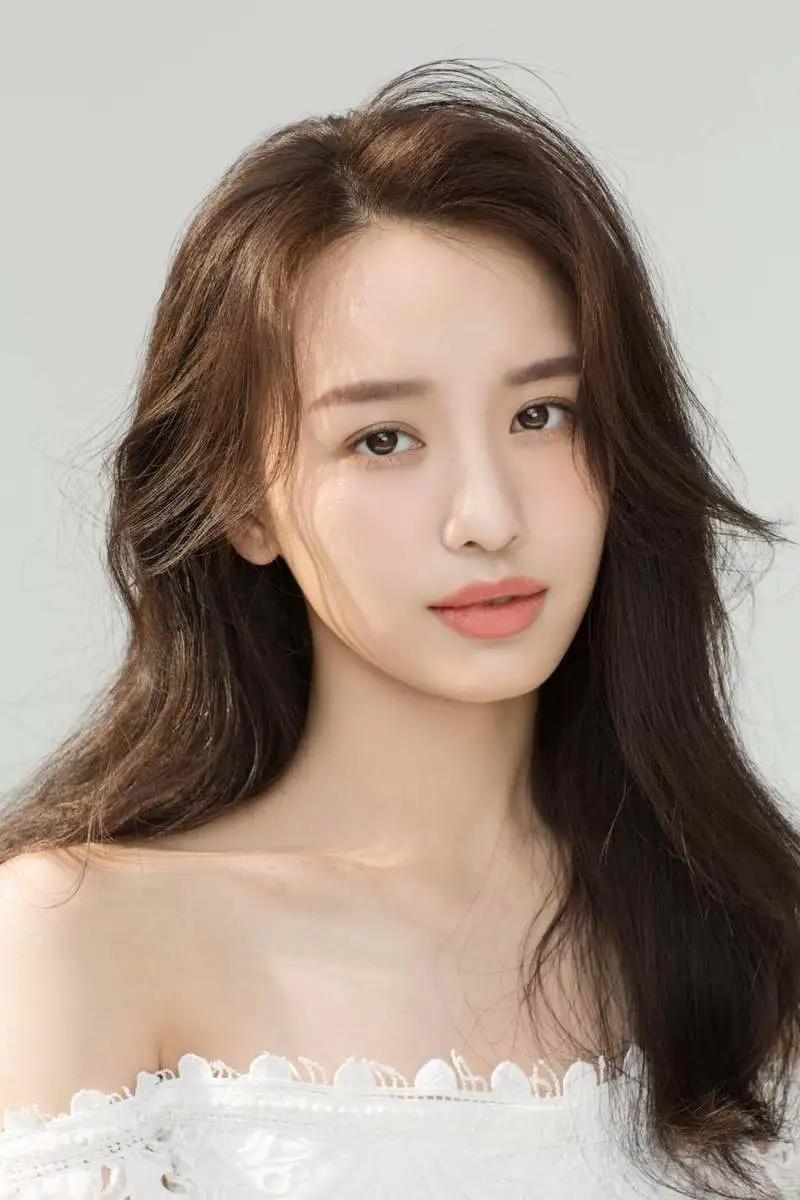 Actress Luo Qiuyun is young and beautiful, and her ancient costume is ...