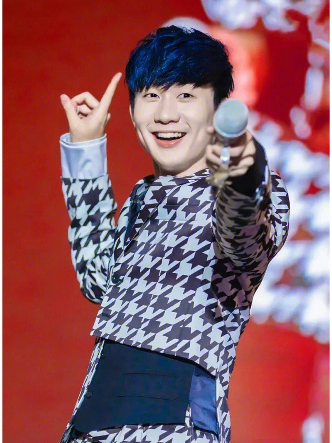 In the dream linkage, JJ Lin went to the BLACKPINK concert and shared ...