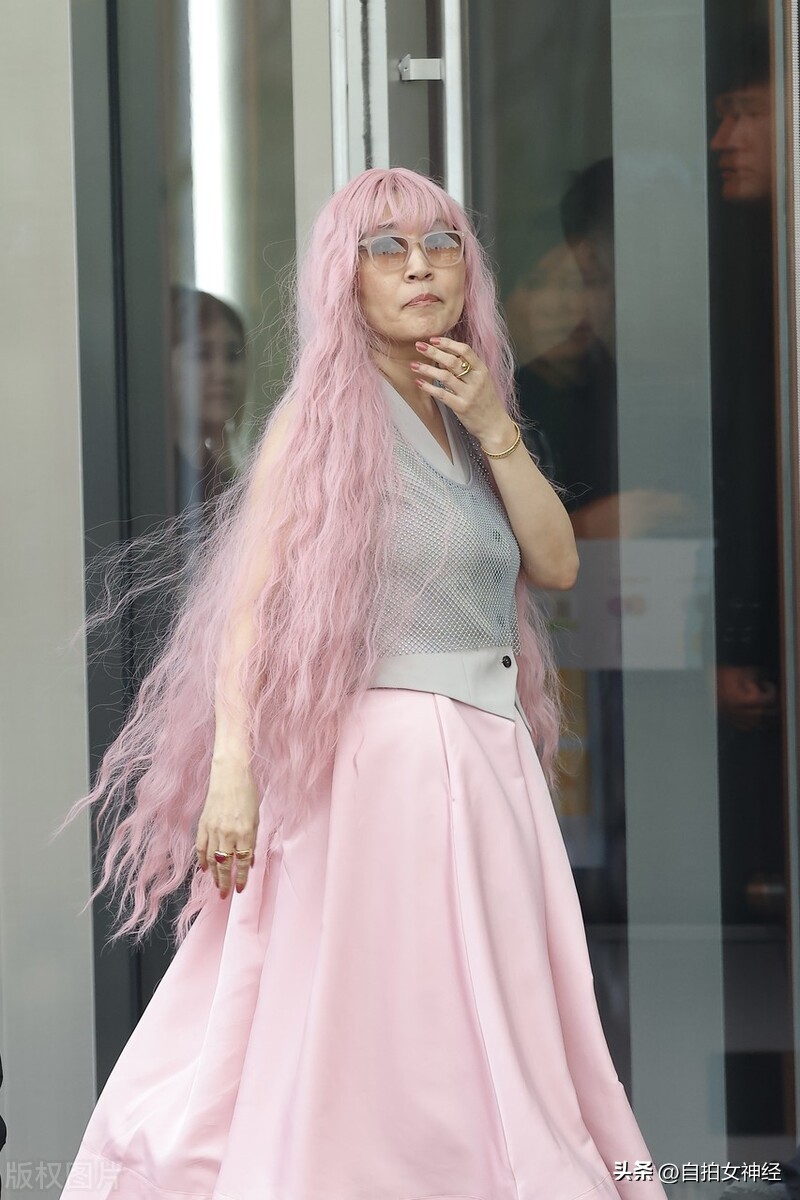 2023 Harper's Bazaar annual party: Zhang Qiang goes to work Reuters - iNEWS