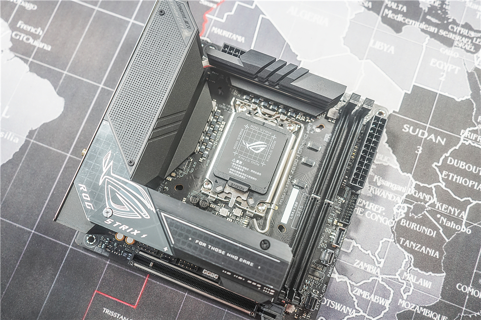 12600K+ROG Z690i+GALAXY 3060+ Yinxin LD03 ITX chassis installation record - iNEWS