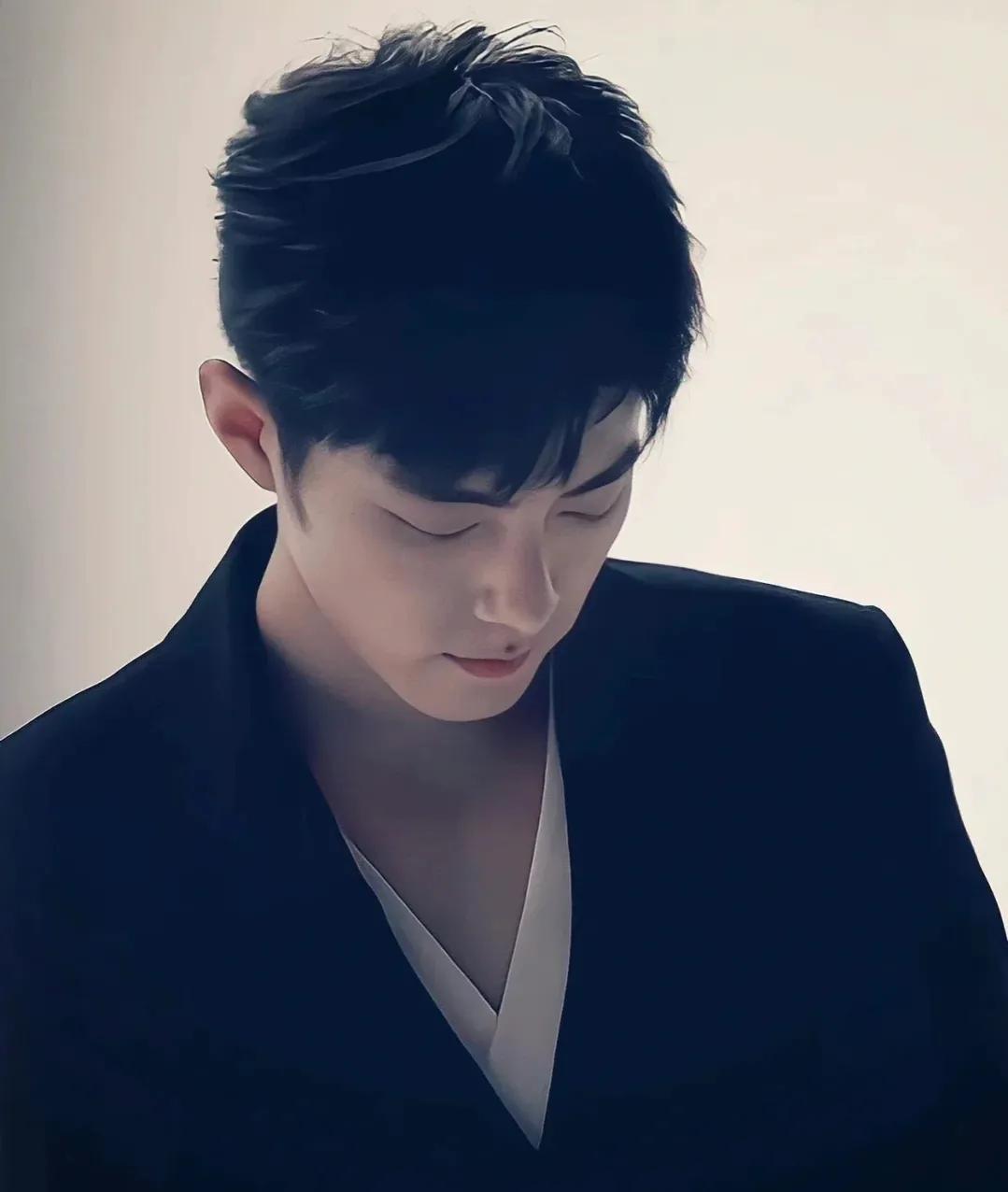 Xiao Zhan/My eyes are too shark - iNEWS