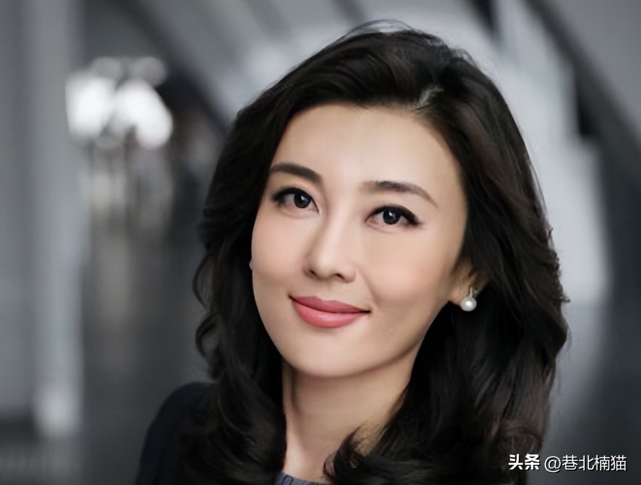 CCTV "Best" Host Li Hong: Dropped out of school at 14 and escaped ...