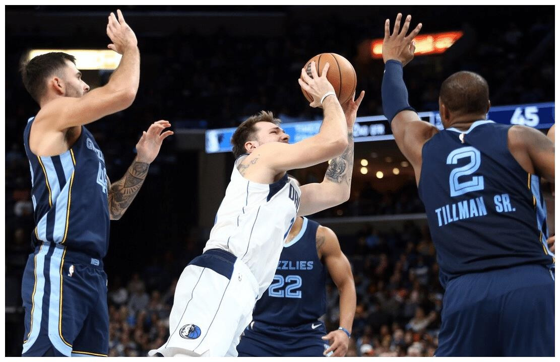 49 points + 35 points + 34 points, the MVP pattern has been determined ...