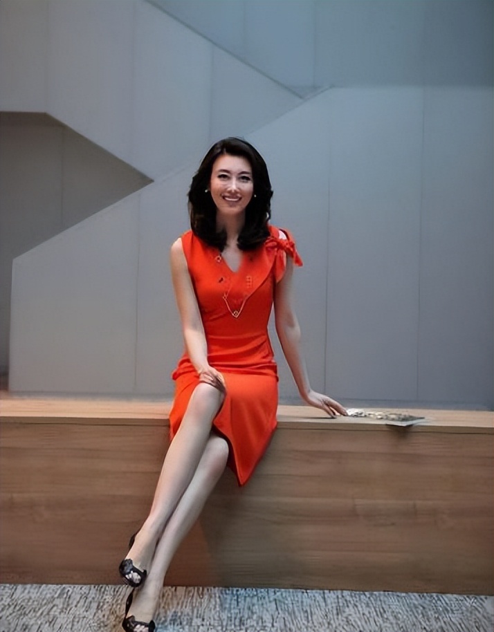 Beautiful Host: Dropped out of school at the age of 14, escaped ...