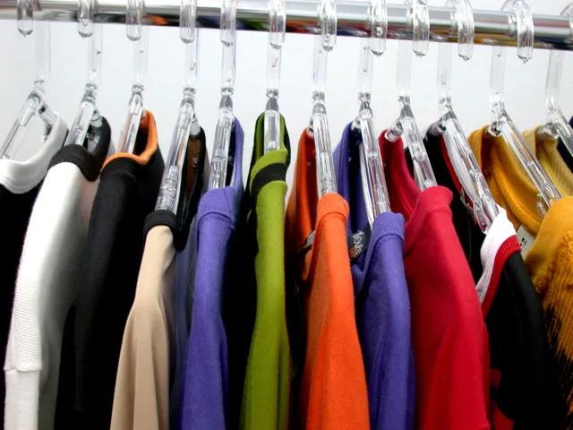 Notice!Improper storage of clothing discoloration - iNEWS