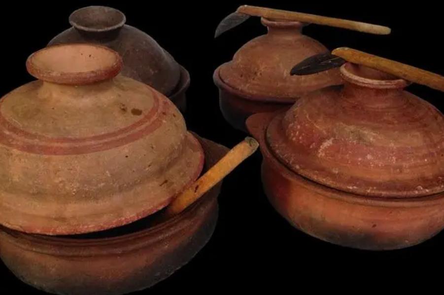 What are the characteristics of kitchen utensils in the Ostrogothic ...