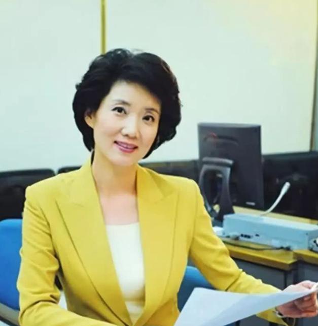 CCTV anchor Li Xiuping: 26 years of zero mistakes, married husband ...