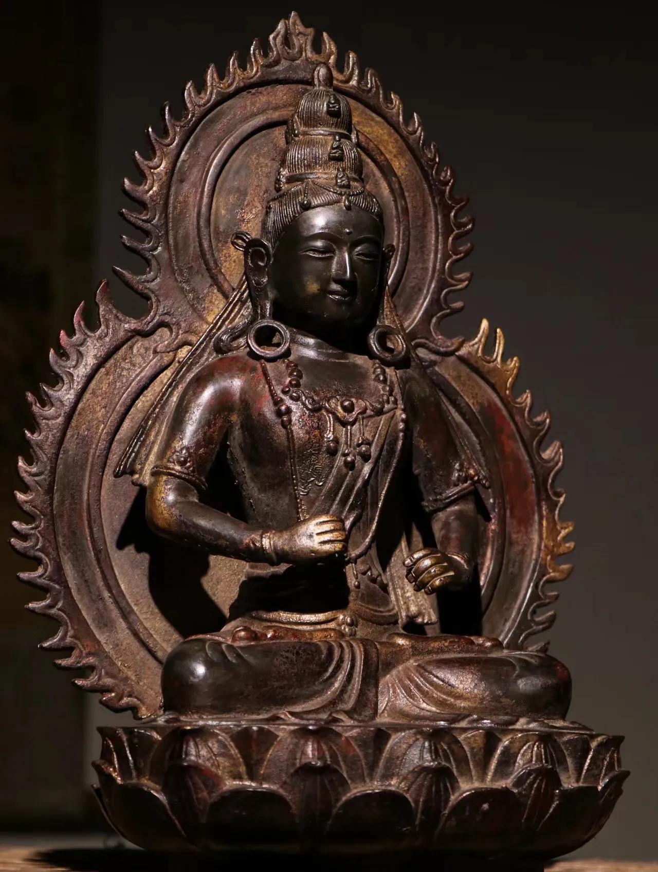 Bodhisattva statues in the old collection and the empty collection - iNEWS