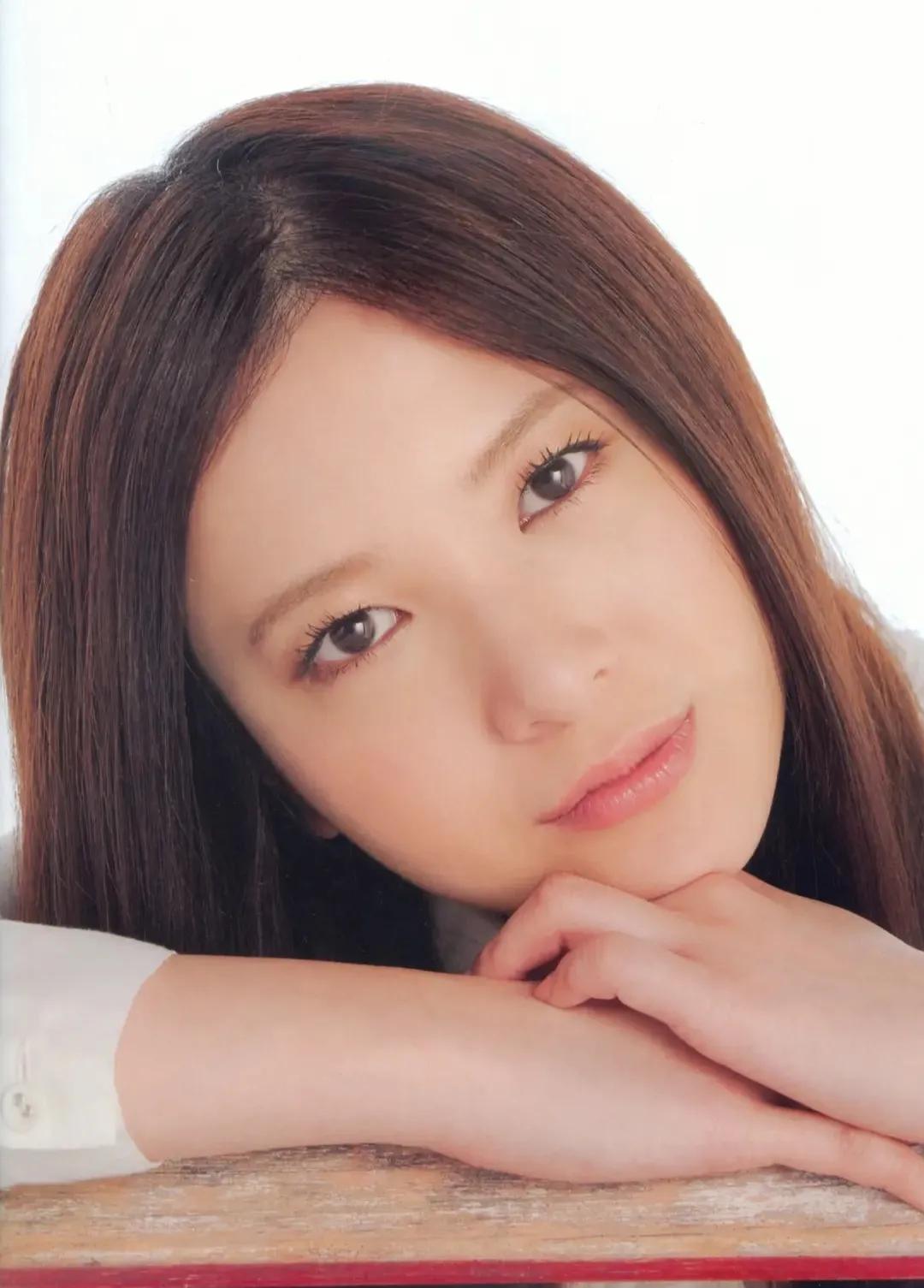 Yoshitaka Yuriko - iNEWS