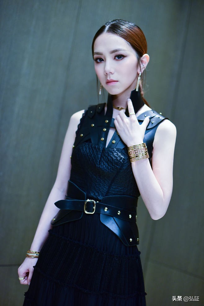 GEM Deng Ziqi, a small man with a baby face can burst out with infinite ...