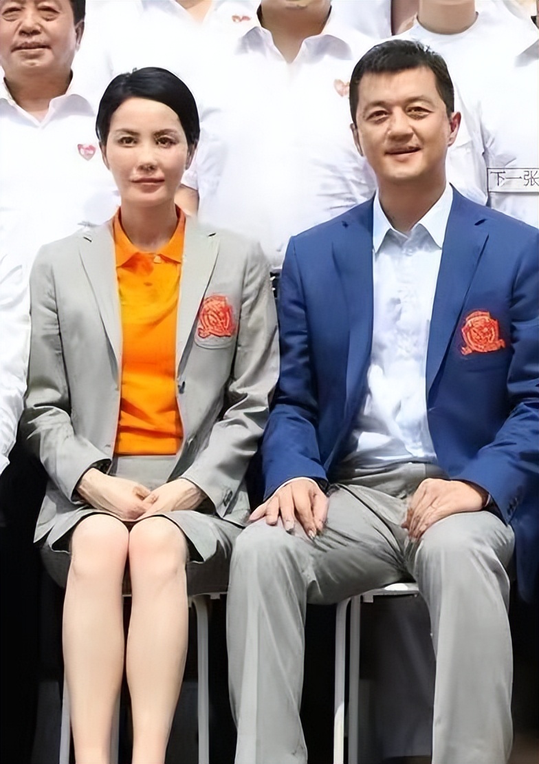 After Li Yapeng held Haiha Jinxi tightly, the days were simple and warm ...