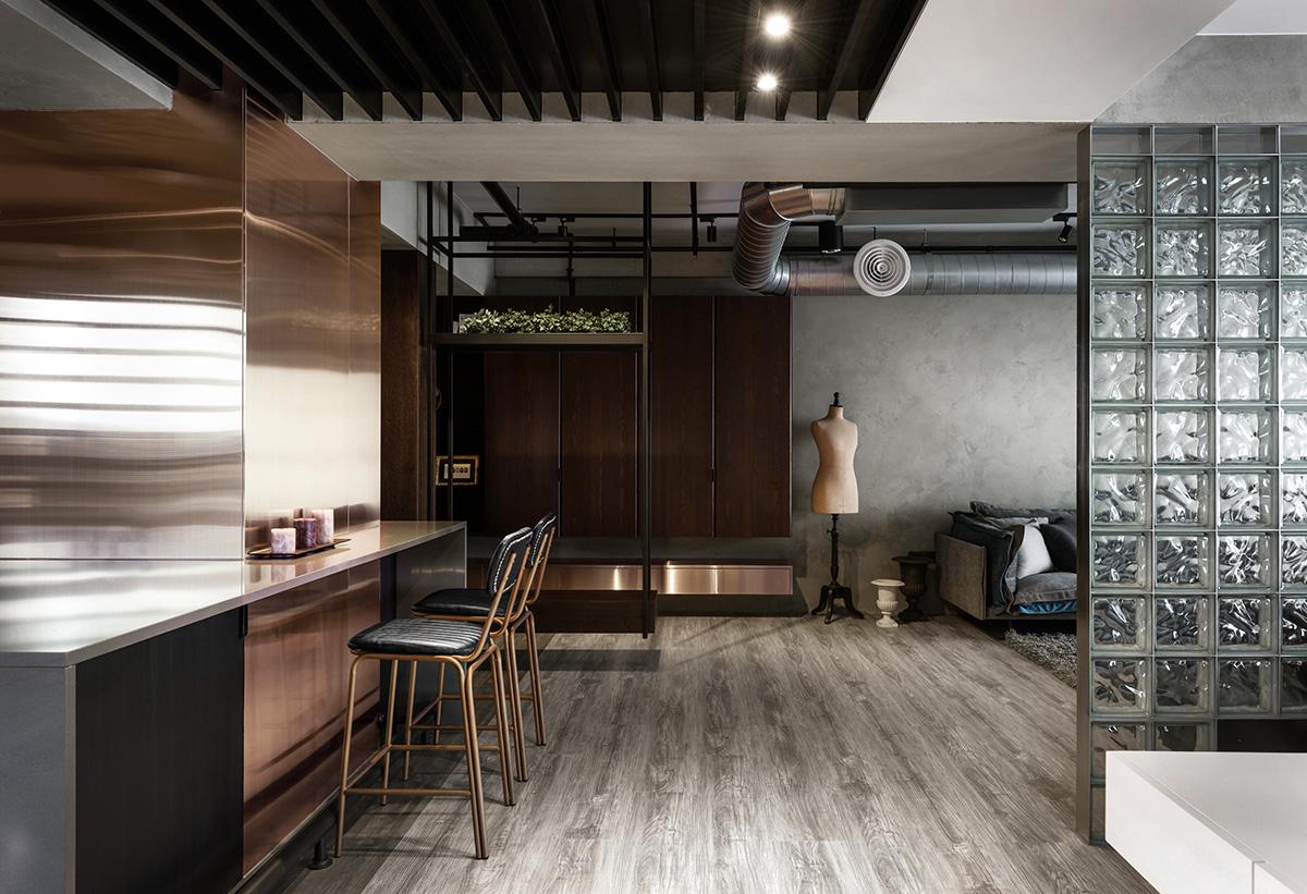 The 90-square-meter modern style naturally presents the treasured old ...