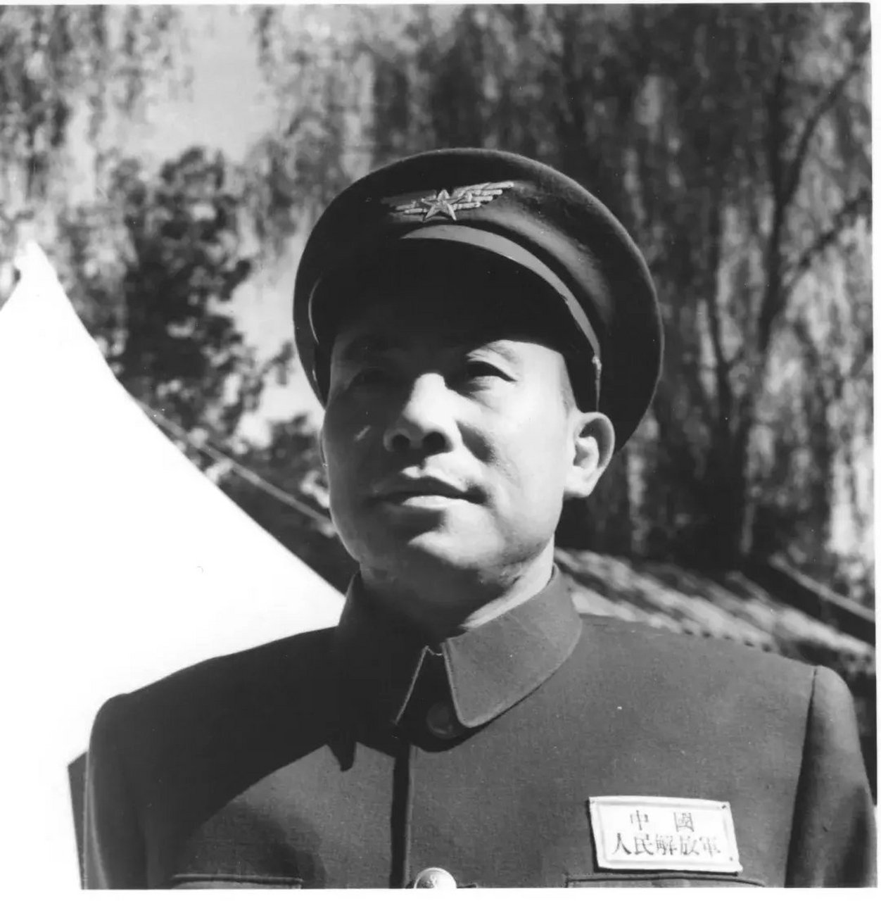 After the battle, Liu Zhen asked Xu Haidong for a camera, Xu Haidong ...