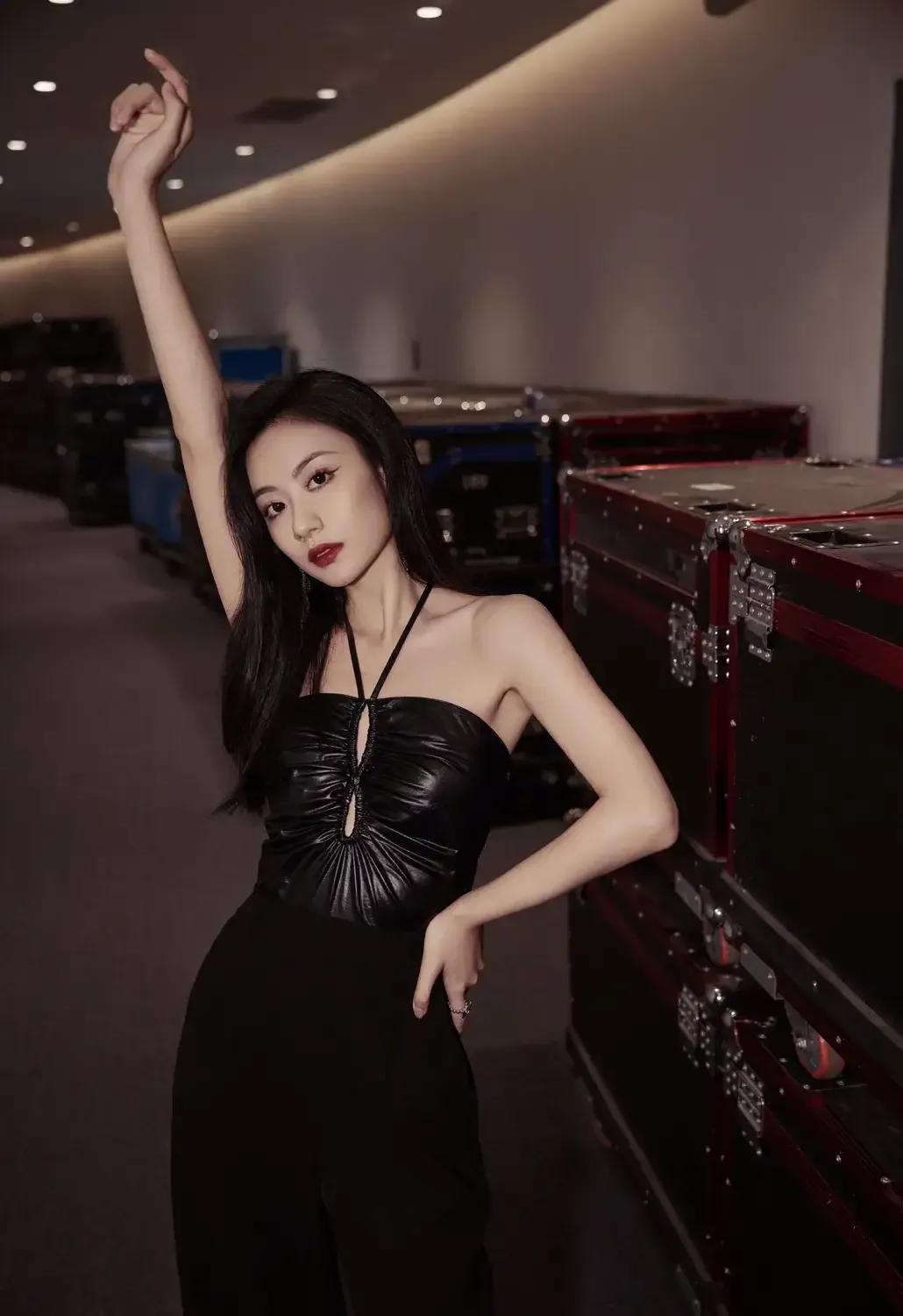 Wu Keyue is so beautiful - iNEWS