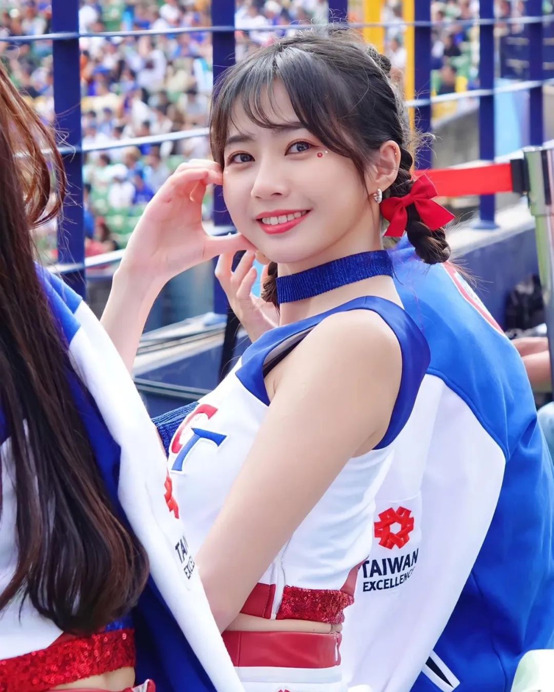 Taiwan Cheerleading Series 1 This will make everyone confused! Is cheerleading all this blown up ...