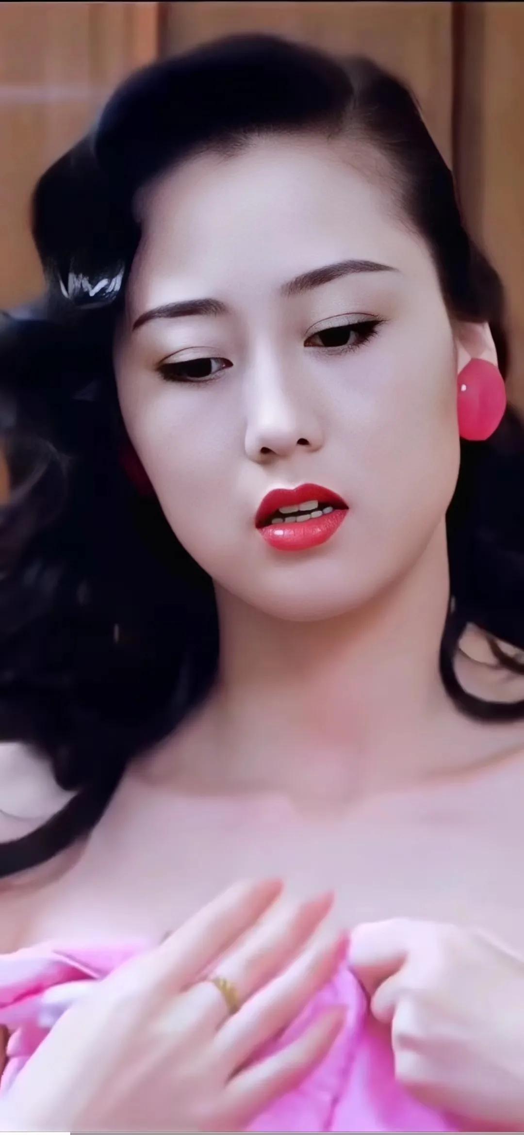 Sensual top beauty Li Zhi - iMedia