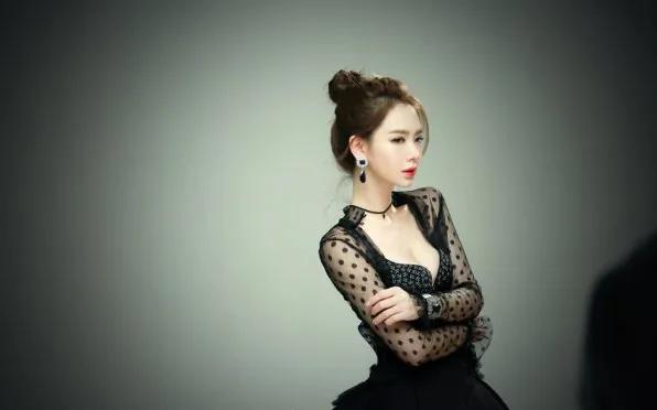 Gathering of beauties: Tang Yan, Qi Wei, Qin Lan, Yang Mi, Guan Xiaotong, Lin Chiling - iNEWS