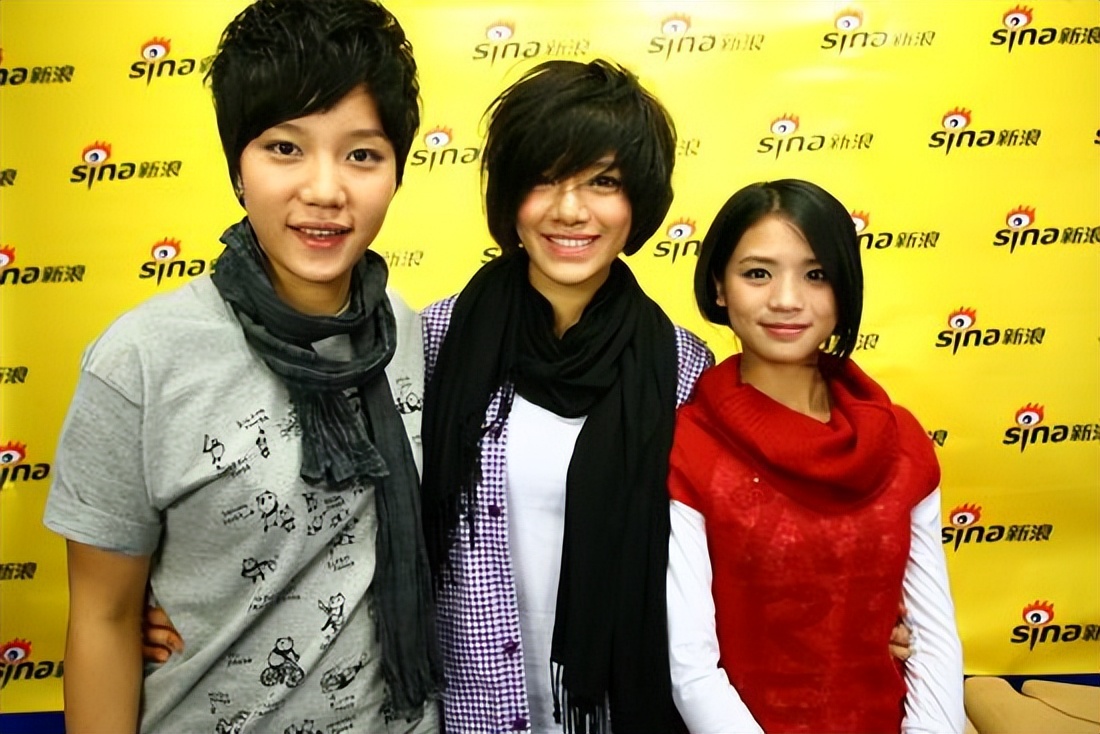 The singer is about to open the mic!This new show lets you see the true ...