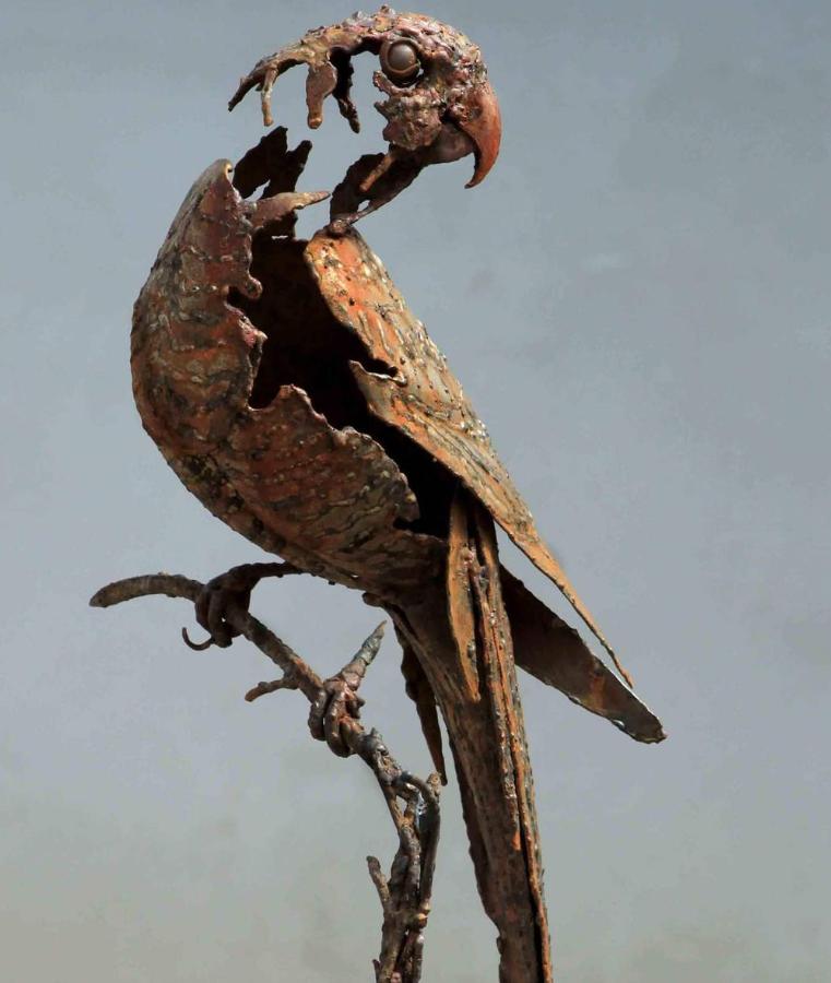 Steampunk-style animal sculptures look really exciting! - iNEWS