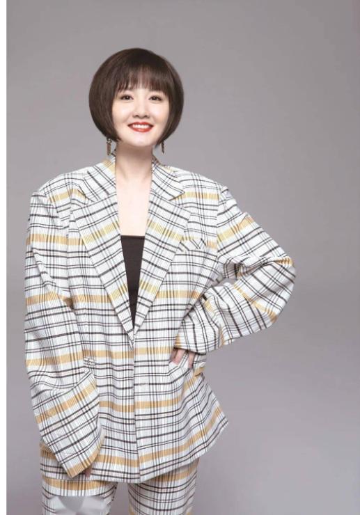 "Glass Beauty" Jiang Xiaohan: Married to a childhood sweetheart, gave ...