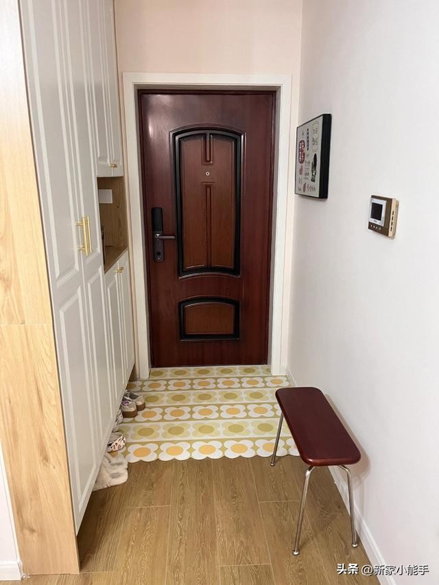 A new house with 68 square meters, two bedrooms and two living rooms ...