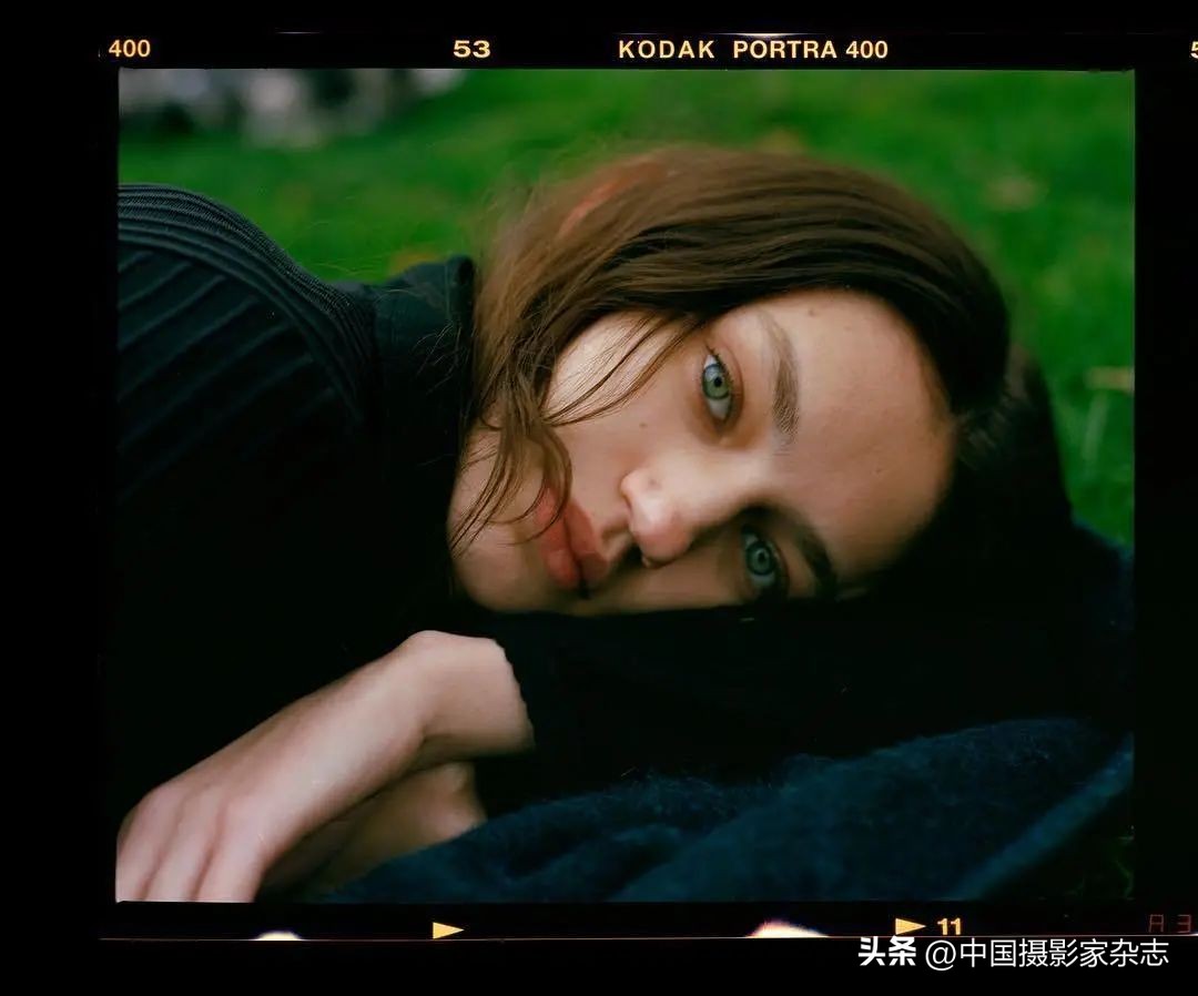 The charming texture of medium format film photography portraits, pure ...