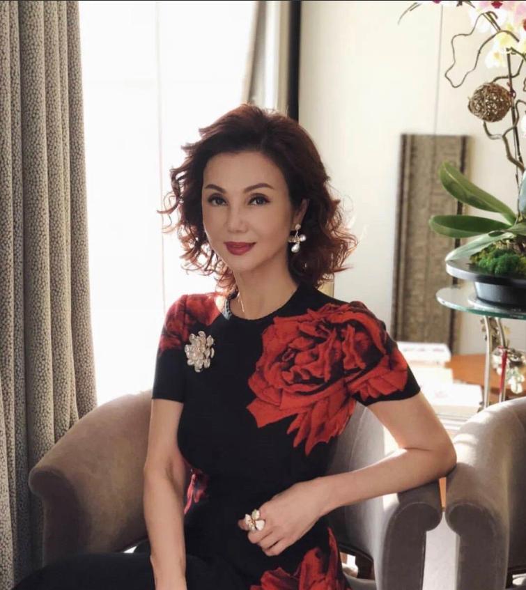 Xie Lingling: She became famous with "Wanjun" and became a wealthy ...