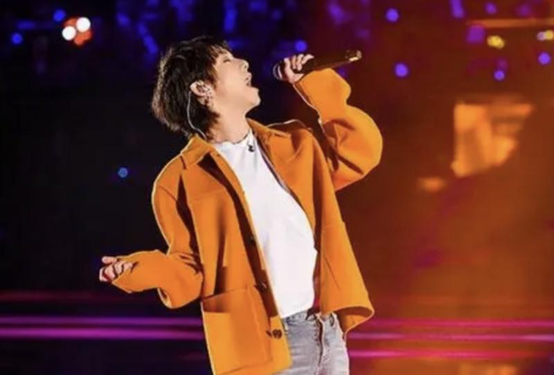 Singer Hua Chenyu became addicted to adaptations and sang other people ...