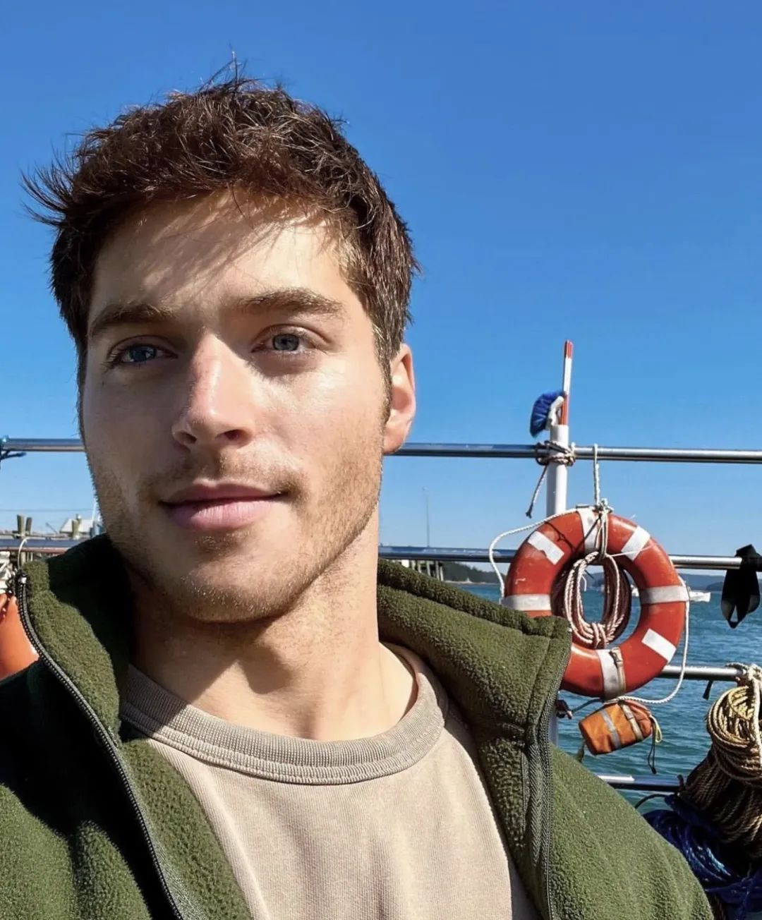 24-year-old actor Floy Guttrez transforms into a brother-in-law - iNEWS