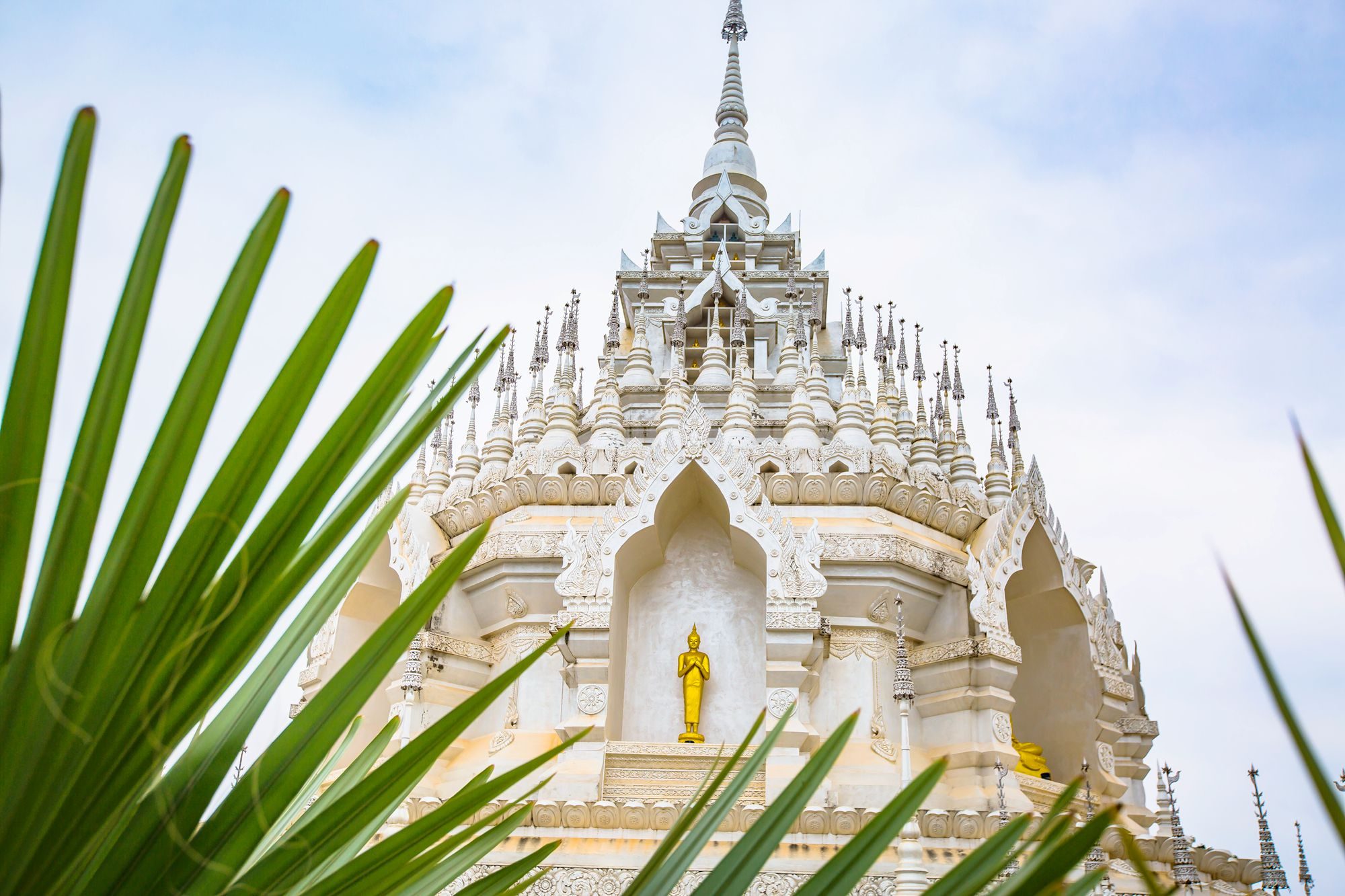 There is a Prajna Temple in Xishuangbanna, which has a unique shape and ...