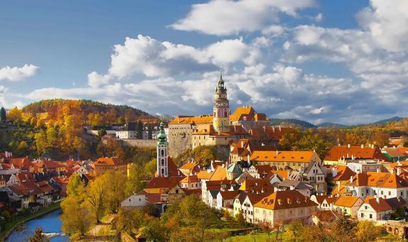 Why did Czechoslovakia fail to avoid splitting into two countries? - iNEWS