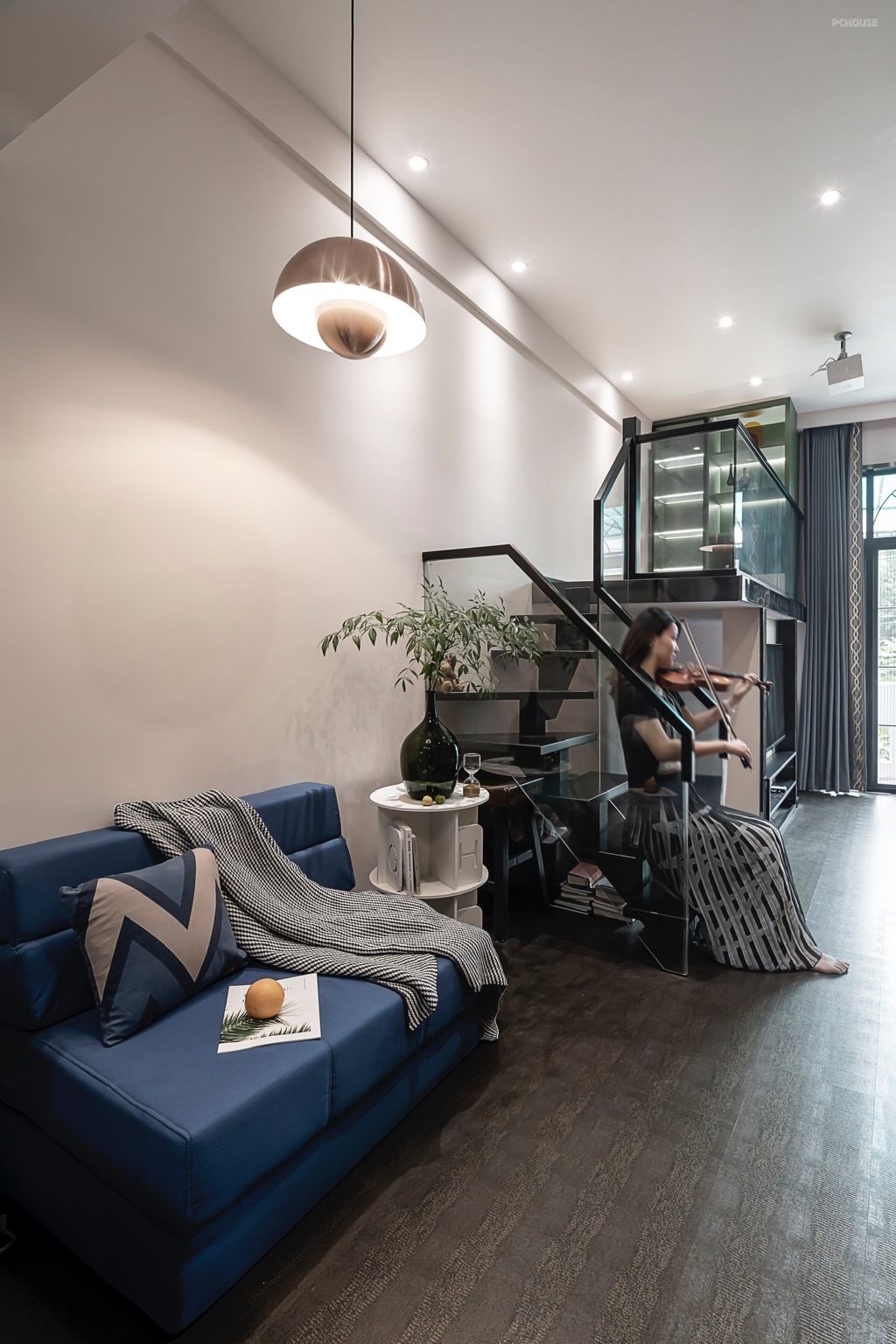 A small apartment of 33 square meters can also show a different style ...