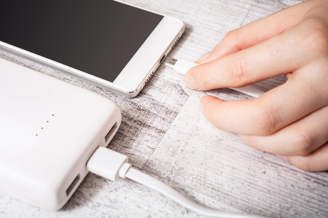 Correct way to charge OPPO mobile phone - iNEWS