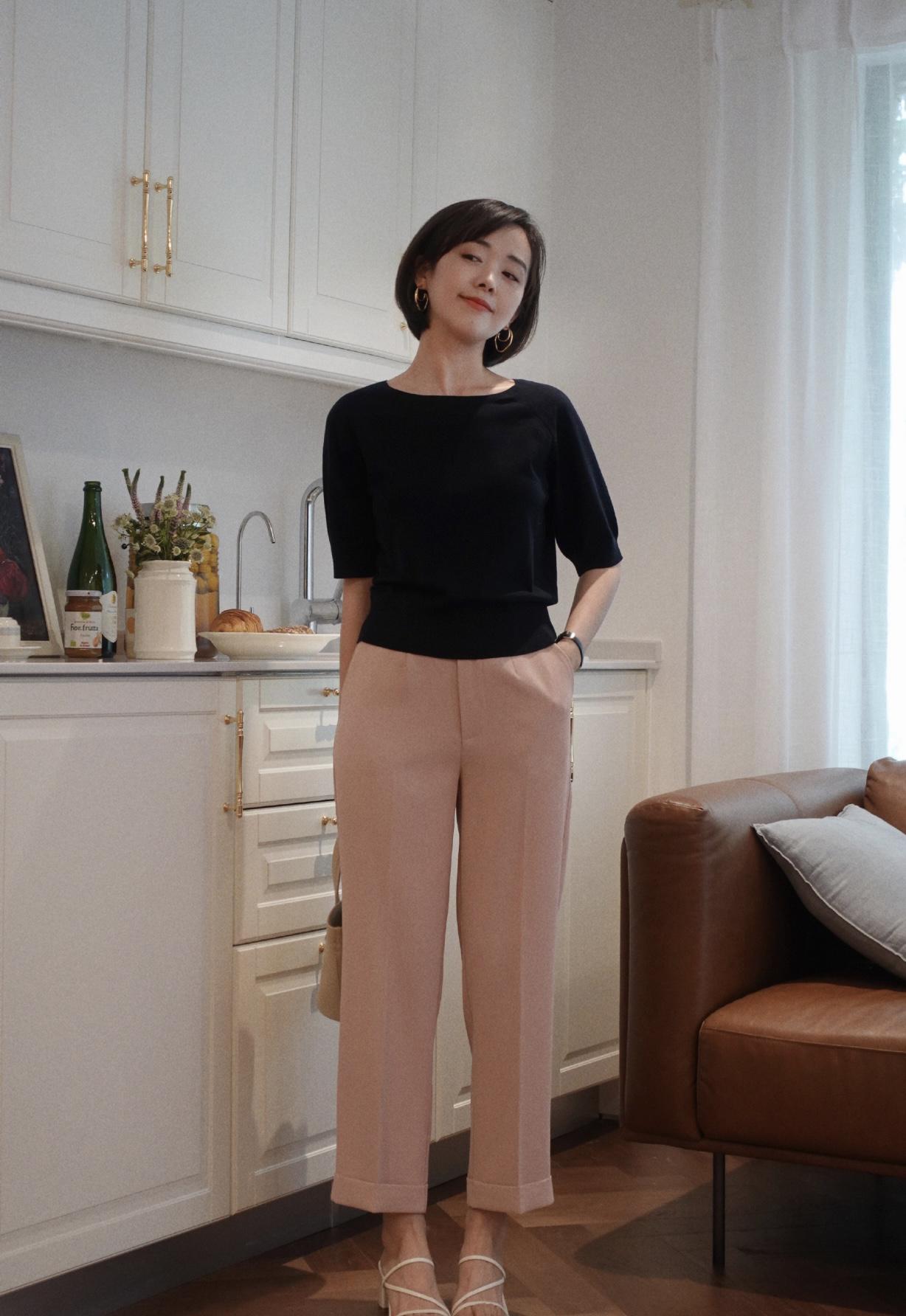 A popular color this year, called "bean paste color", is more dignified ...