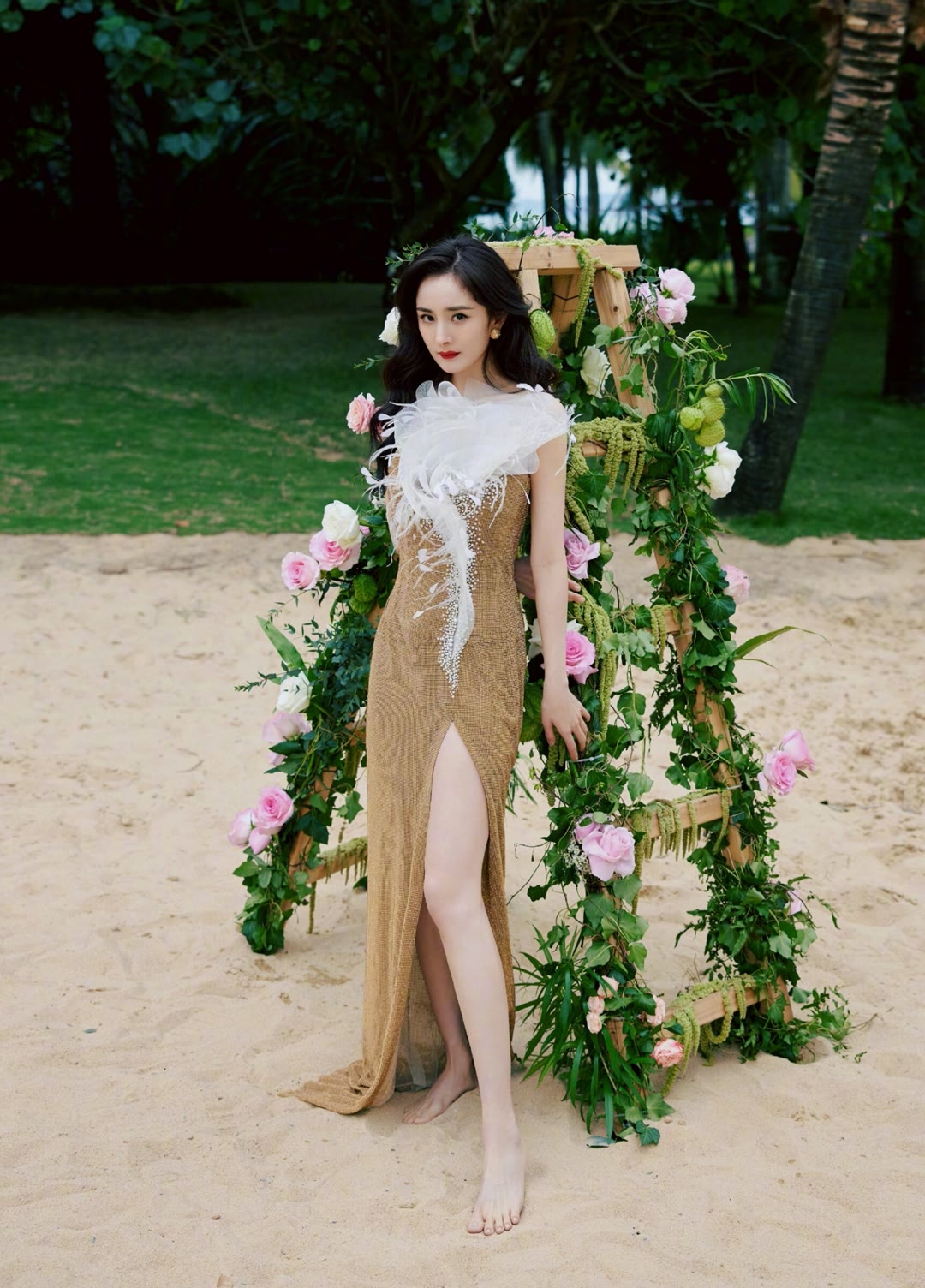 Yan Zhixiu: the eyes show a sense of hazy and blurred - Yang Mi - iMedia