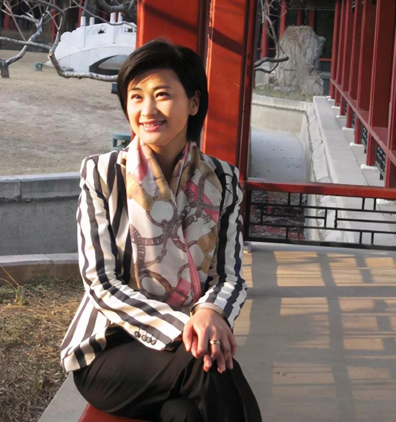 Phoenix TV beauty reporter Wu Xiaoli - iNEWS