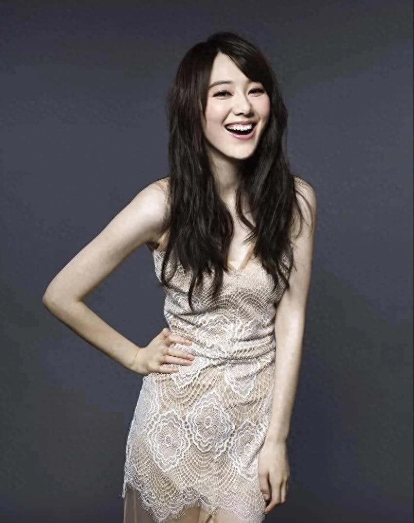 The most beautiful anchor was "fired" just because her private life was chaotic? Wang Guan's ...