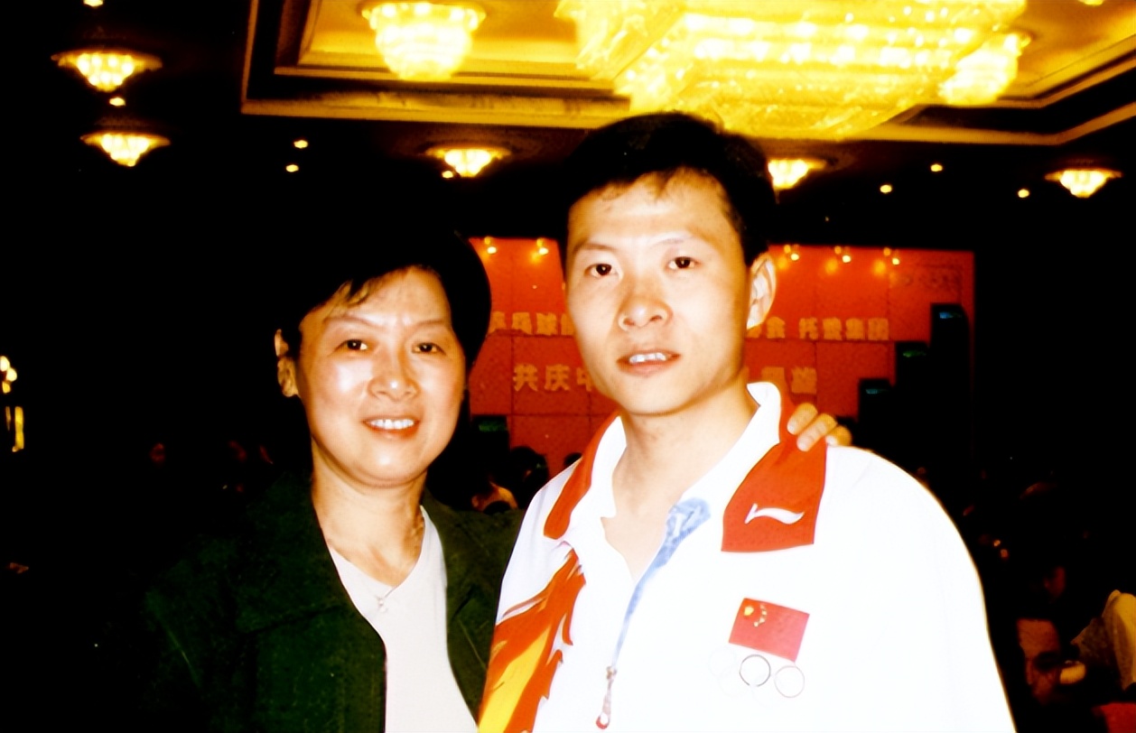 Ji Xinpeng: In 2000, Sydney became famous in World War I. At the age of ...