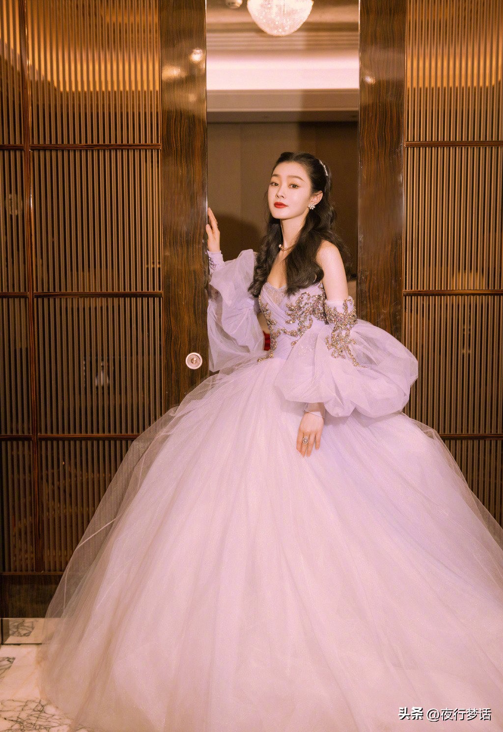 Bai Jingting and Song Yi were exposed, how can he get blessings from ...