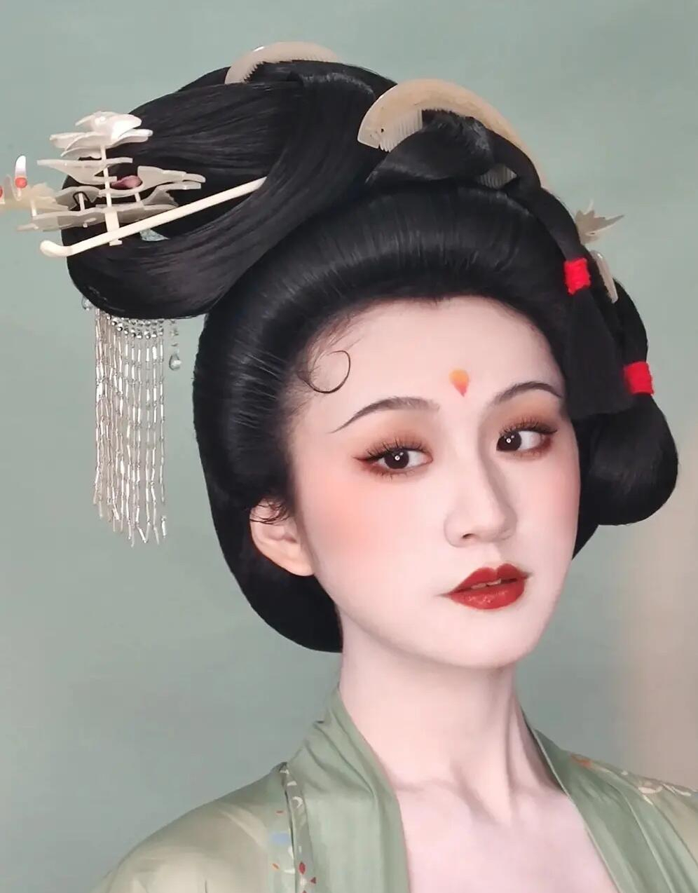 Hanfu makeup makes beauty out of the circle, classical and stunning ...