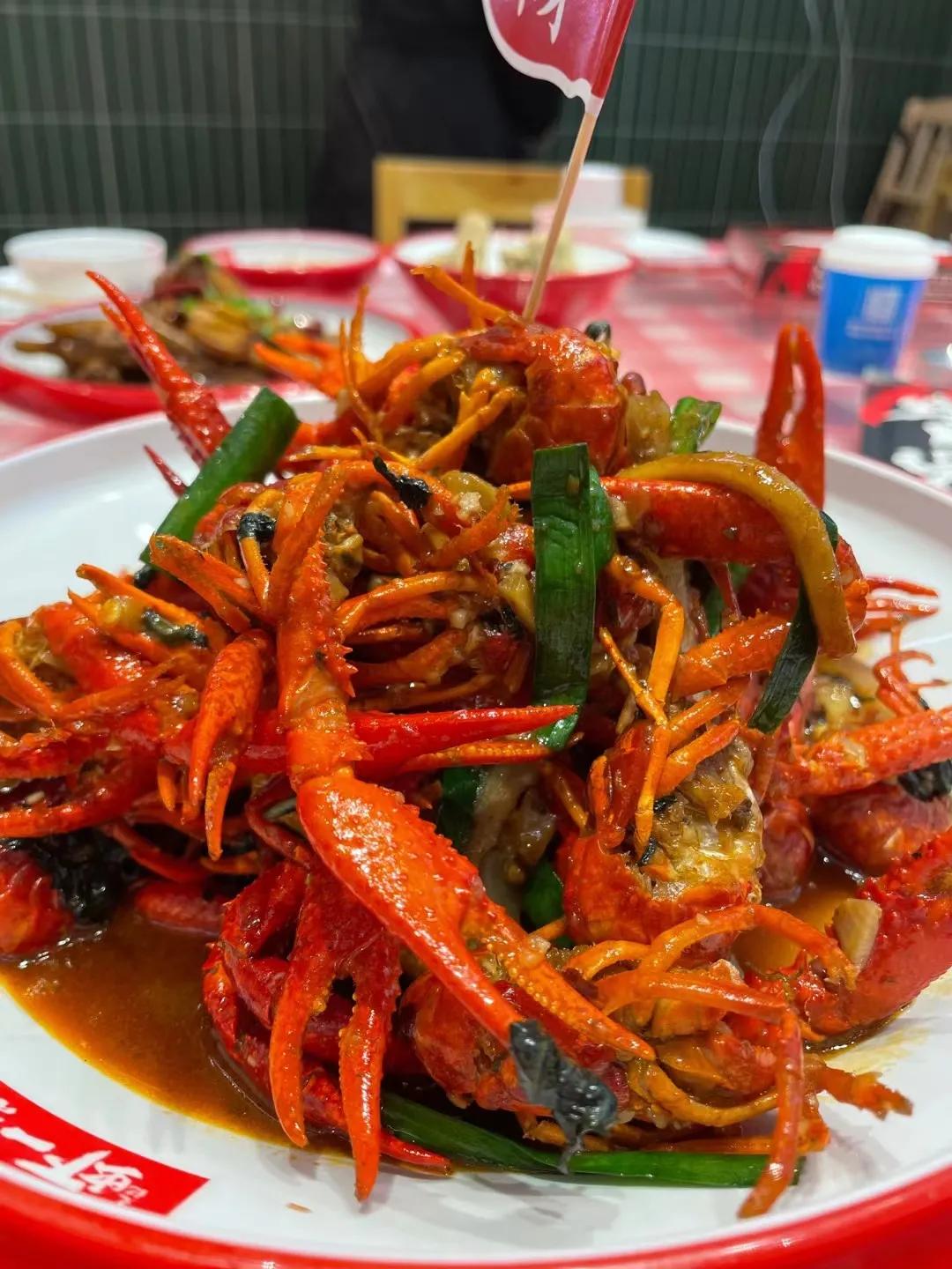 Changsha food: Spicy crayfish is very appetizing - iNEWS