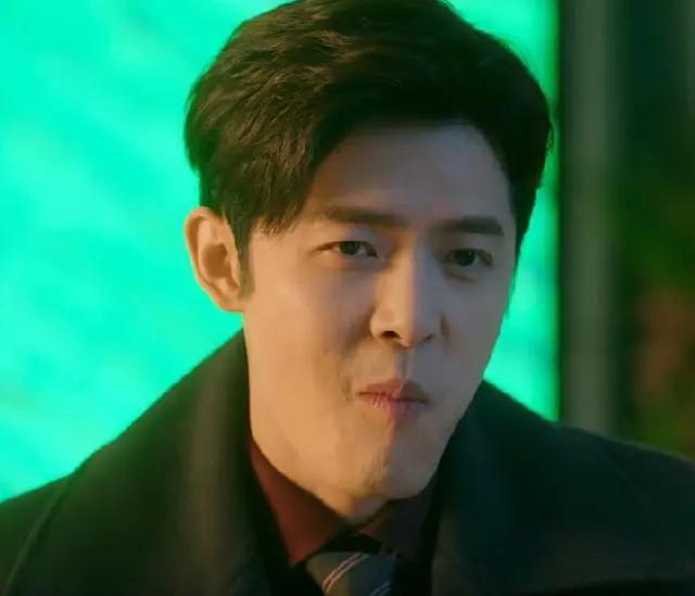 Nanfeng knows what I mean: Fu Xinbo is so handsome. At the age of 36 ...