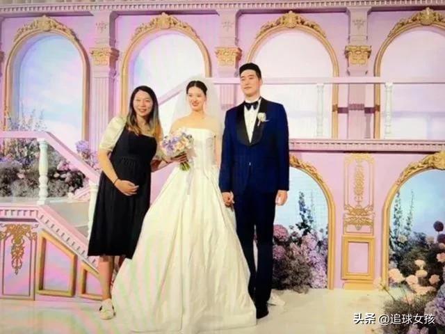 Zhang Changning made Wu Guanxi popular, Zhang Changning's salary is ...