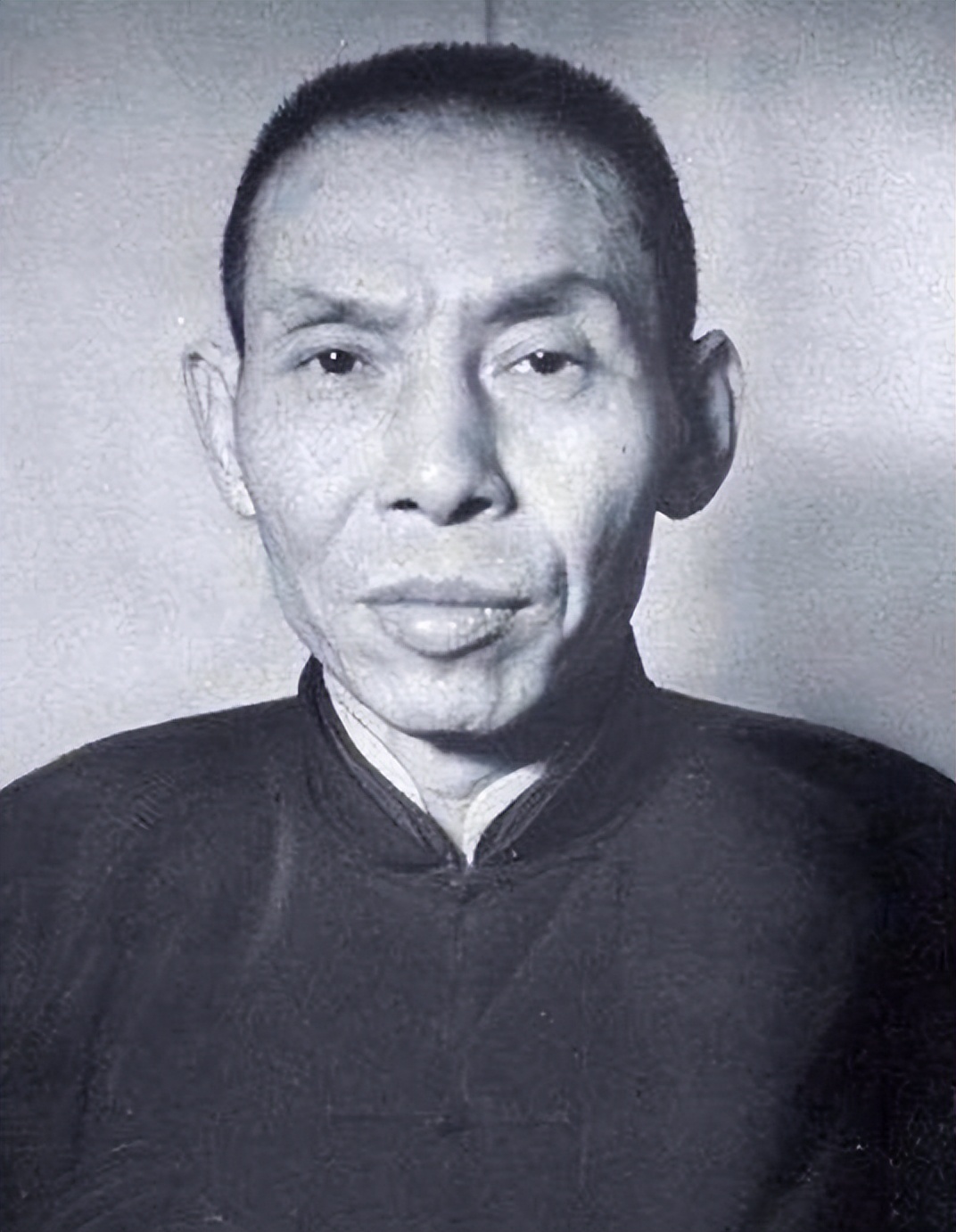 On August 16 in history, the big brother Du Yuesheng ended his ...